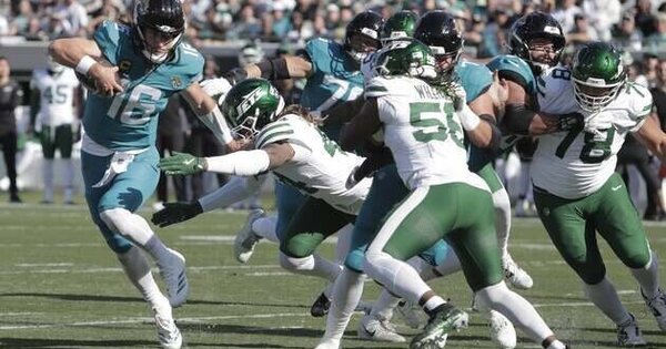 Trevor Lawrence totals six touchdowns in Jaguars' rout of Jets