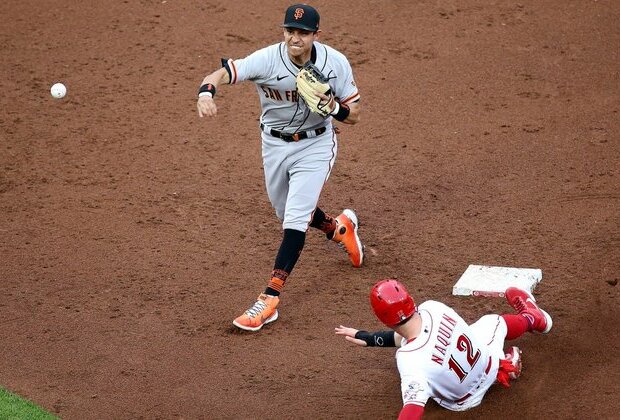 Giants activate Donovan Solano, place Wilmer Flores on IL