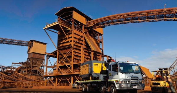 Yabulu working on the railroad