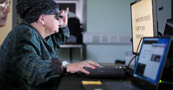 Electronic eye implant restores reading vision to blind eyes