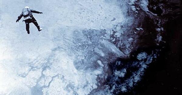 Joseph Kittinger dies, set record of 20 mile parachute jump in 1960