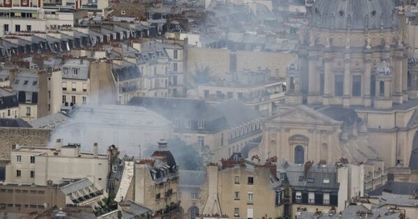 Explosion Hits Building in Paris, Injuring 4 People