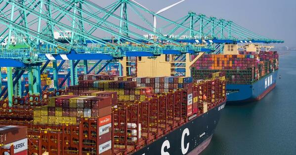 Chinese seaport cities see soaring port economy output in 2024