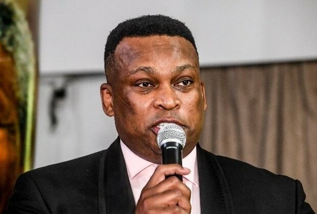 SAFA sticks up for Robert Marawa after SABC sacking