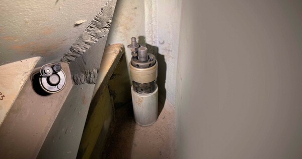 Ultrasonic bolt stress tester