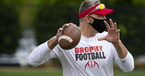 QB Elijah Warner, Kurt's son, commits to Temple