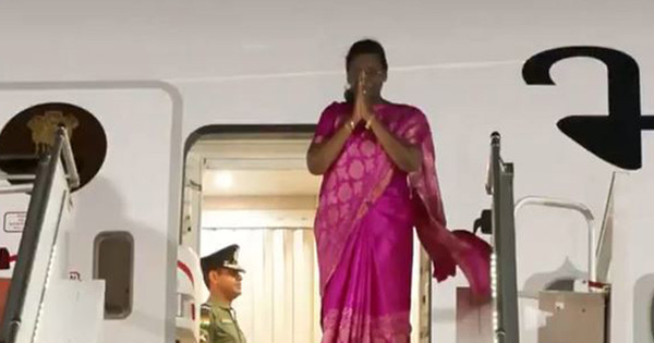 President Droupadi Murmu arrives in Angola; first Indian Head of State ...