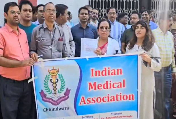 MP: Doctors protest in Chhindwara demanding release of govt doctor who ...