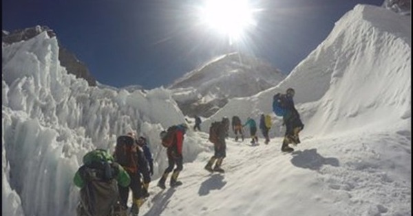 Renowned Everest guide says using xenon speeds climb, makes it safer