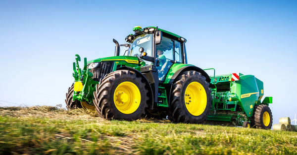 John Deere reveals new 6M 155 tractor