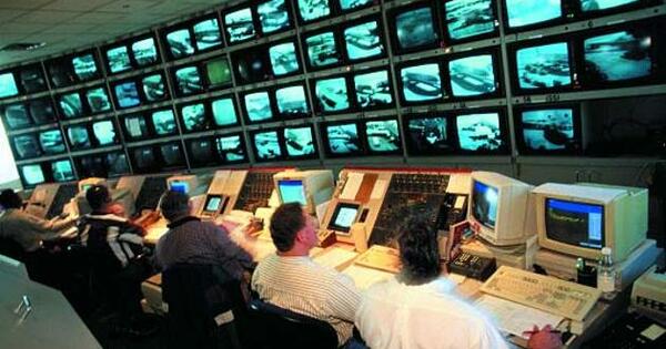 US lawmakers introduce reforms to restrict FBI surveillance