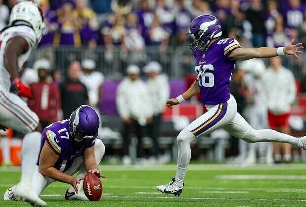 Falcons signing kicker John Parker Romo to practice squad
