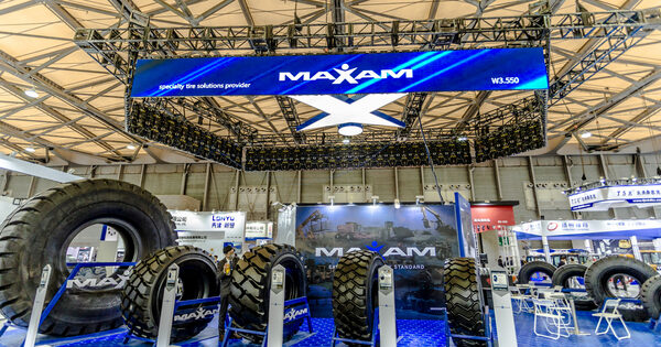 Maxam looks below