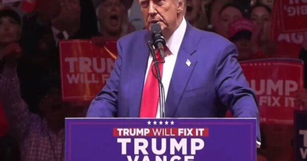 Comedian's "floating island of garbage" reference for Puerto Rico at ...