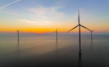 'Another record': UK wind power generation hits all-time high ...