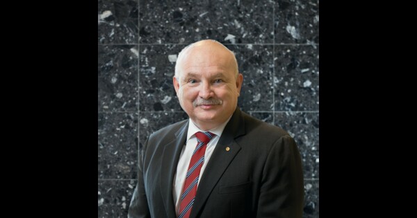 Peter Botten joins Vast Renewables