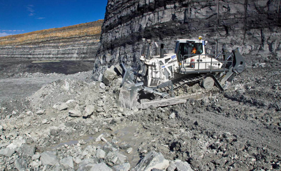 Liebherr introduces PR 776 crawler tractor