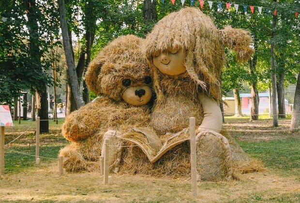 Sculptures made of STRAW appear in Nizhny Novgorod
