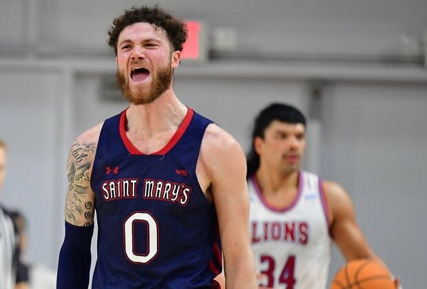 Red-hot Logan Johnson leads No. 17 Gaels vs. San Diego