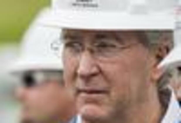 Indicted CEO who died in crash had Minnesota lake homes worth $7M