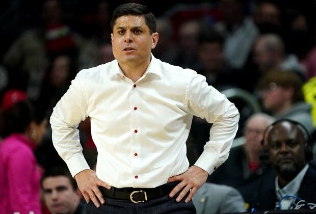 Four-star PG Jizzle James, son of Edgerrin, commits to Cincinnati