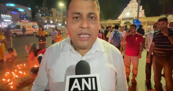 Devotees mark Dev Deepawali in Puri by lighting Earthen lamps