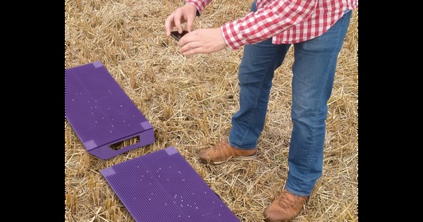 Spreader testing mats help with accuracy
