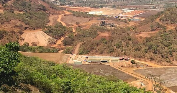 On hollow ground: Zimbabwean mining town on the brink of collapse