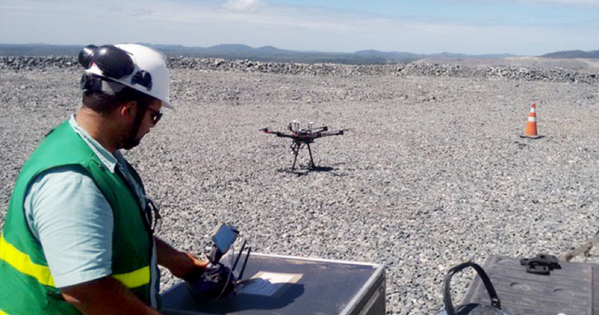 Vale usa drone na manutenção da rede elétrica em Carajás