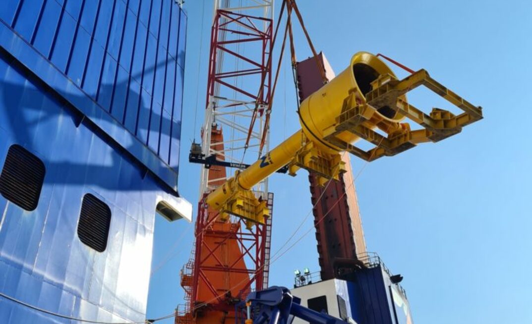 Menck introduces the world's largest hammer