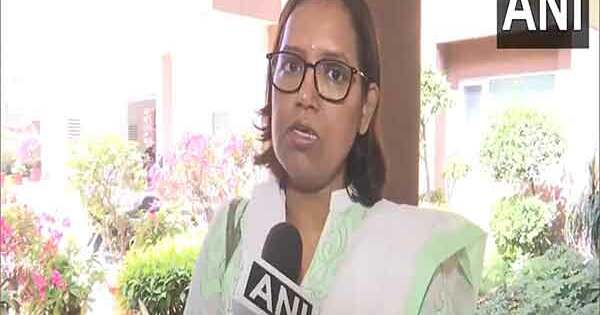 Nagpur Violence: Congress MP Varsha Gaikwad appeals for peace, urges ...