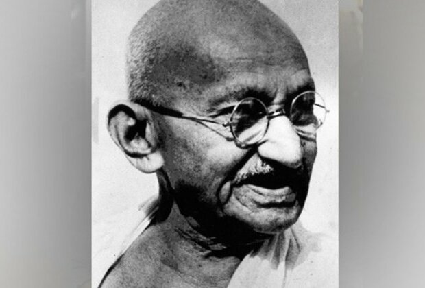 Union Ministers, other political leaders pay tribute Mahatma Gandhi on ...