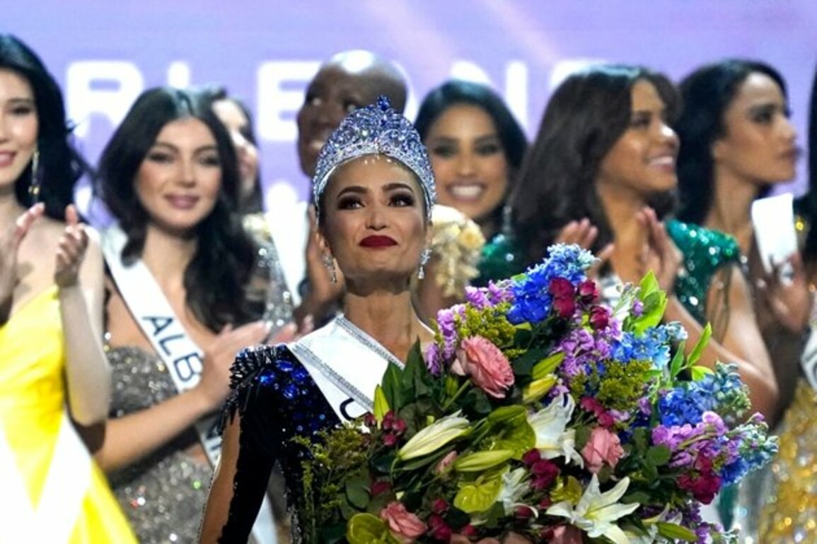 Miss Universe Credits Filipino-Texas Family for Her Crown
