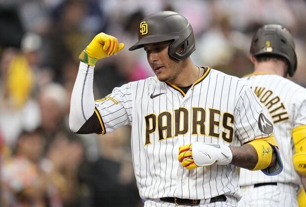 Michael Wacha, 4 HRs carry Padres past Guardians