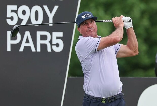 Pat Perez joining LIV Golf's broadcast team