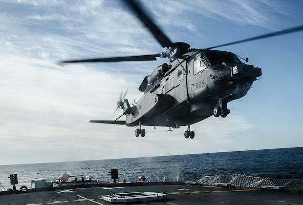 Search continues for crashed Canadian military helicopter and 6 crew