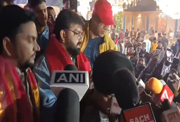 Actor-singer Pawan Singh attends trailer launch of Gunjan Singh's ...