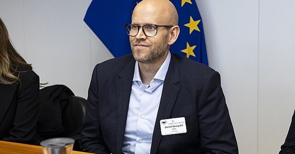 Daniel Ek exits CEO role at Spotify, takes new executive chairman post