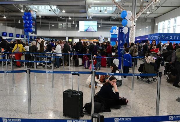 Air traffic disrupted in Greece by control system failure