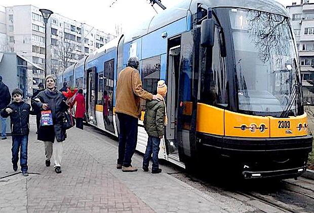 Bulgaria population continues falling, down 11.5% in 10 years