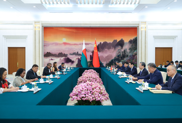 CHINA-BEIJING-WANG HUNING-MADAGASCAR-PRESIDENT OF THE SENATE-MEETING (CN)