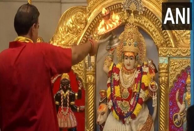 Special puja performed on 2nd day of Navratri at Delhi's Jhadewalan Temple
