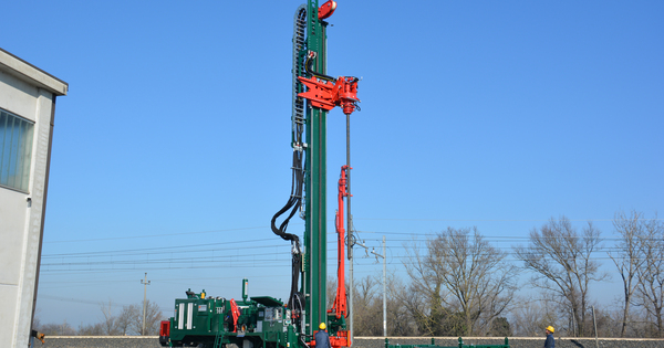 Massenza Drilling Rigs new Mi45 model on double and oscillating crawler ...
