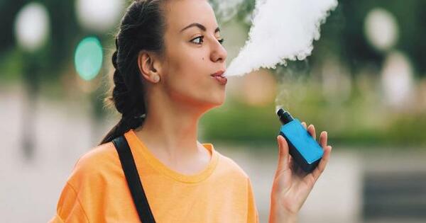 Vaping among US teens hits ten-year-low