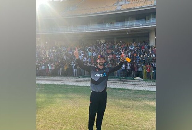 Lancashire sign New Zealand batter Tom Bruce as overseas player