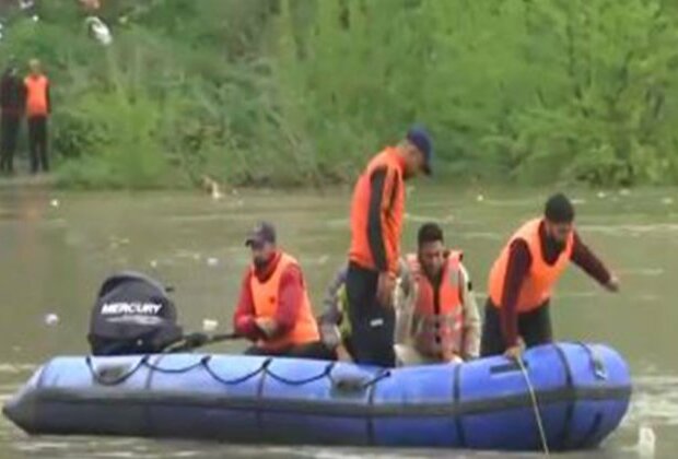 Boat capsizes in Jhelum in J-K's Ganderbal; rescue operation underway