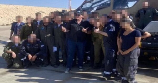 Quentin Tarantino visits southern Israeli base to boost IDF morale