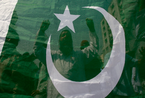 Pakistan: TLP protesters set up overnight camp at Muridke after clashes ...