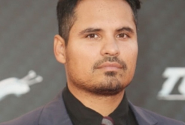Michael Pena to topline sci-fi thriller 'Extinction'