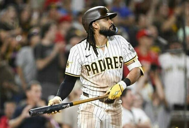 Padres top Reds on Fernando Tatis' walk-off sac fly